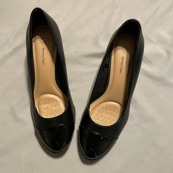 Time and Tru | Shoes | Time Tru Black Cap Toe Wedges | Poshmark